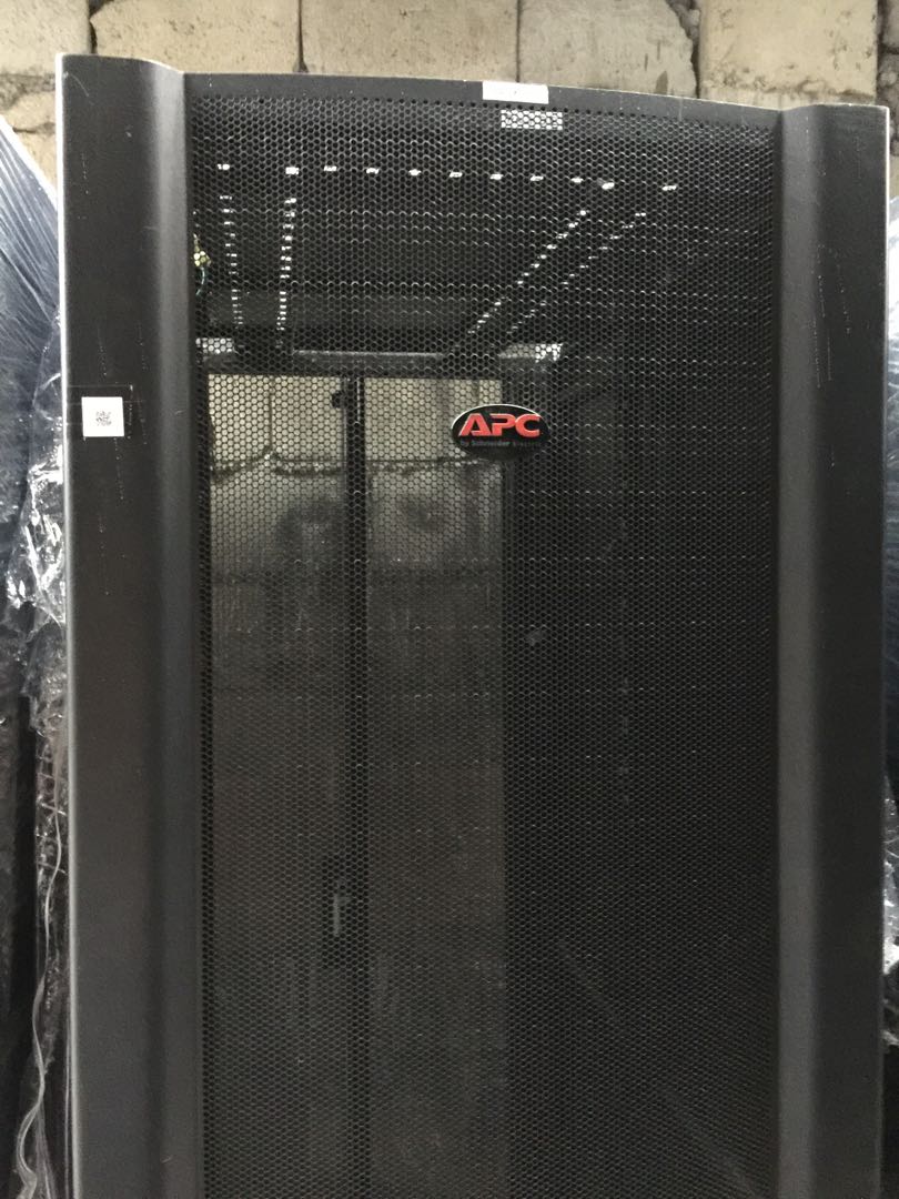 Branded APC Server Rack 42U, Computers & Tech, Office & Business ...