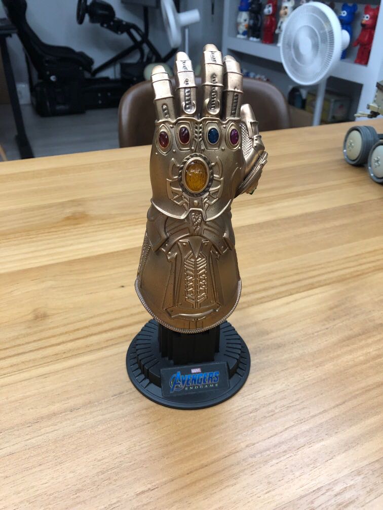 Hasbro Avengers EndGame Infinity Thanos Hand GAUNTLET, Hobbies & Toys ...
