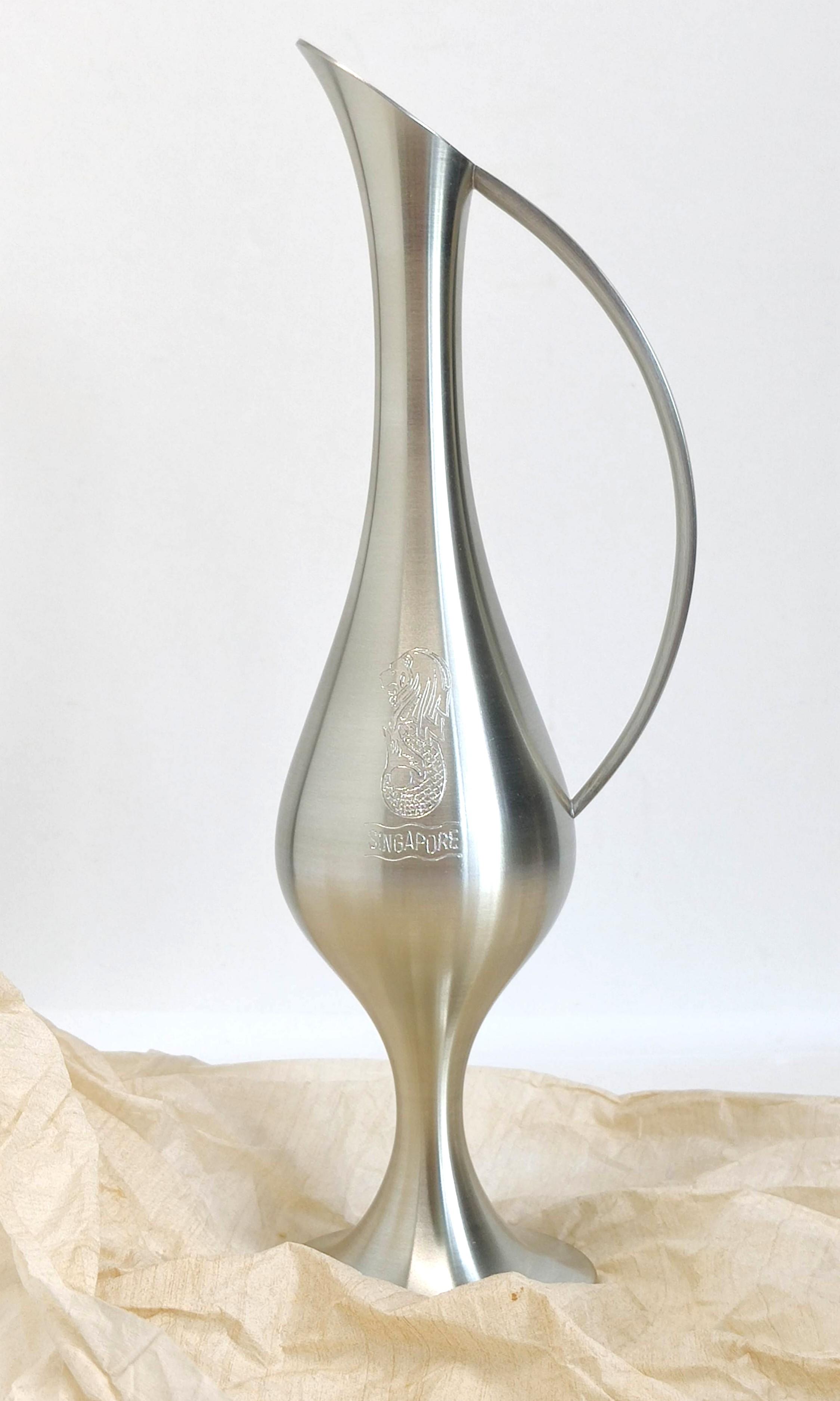 Merlion pewter display vase pitcher with handle Singapore tourist ...