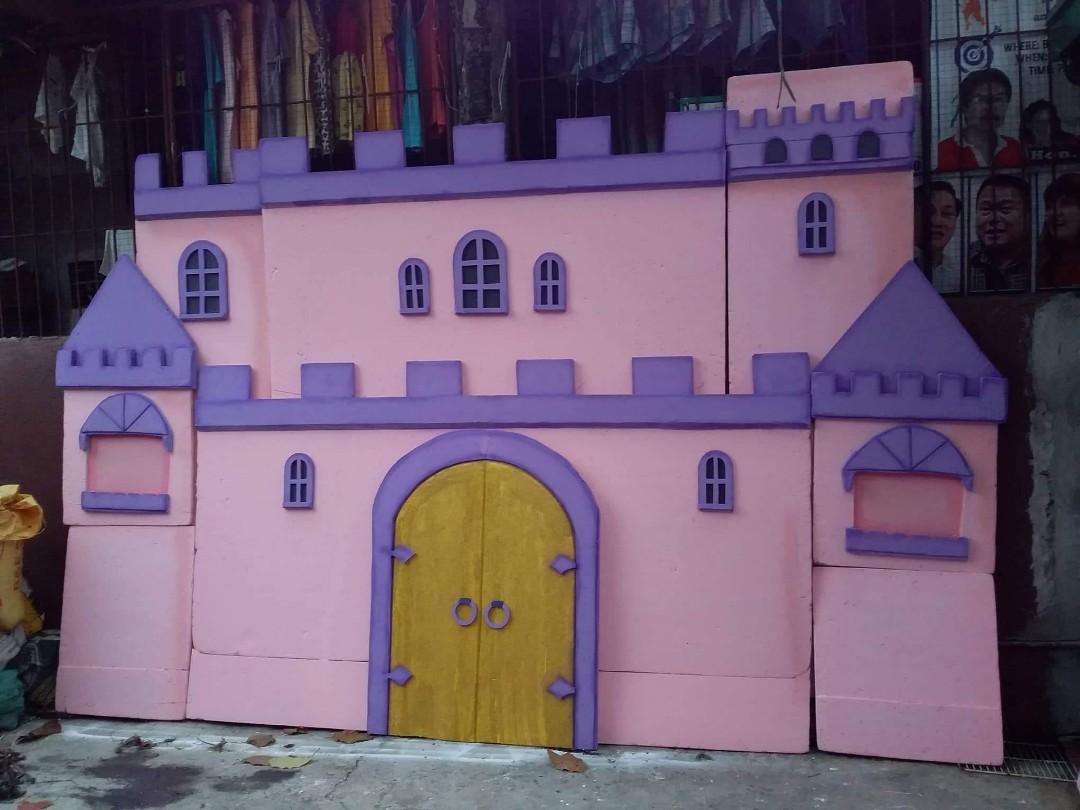 FOR SALE: DISNEY PRINCESS WITH CASTLE STYRO BACKDROP, Hobbies & Toys ...