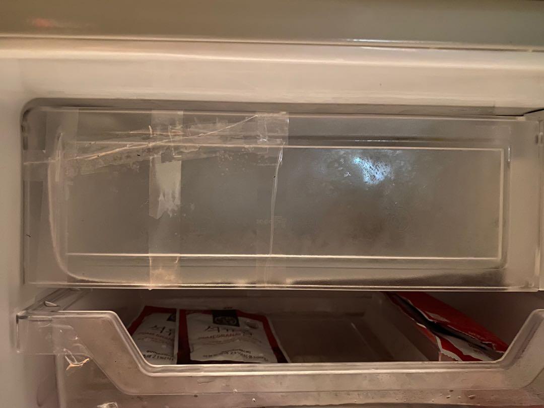 LG Mini Fridge 94L, TV & Home Appliances, Kitchen Appliances ...