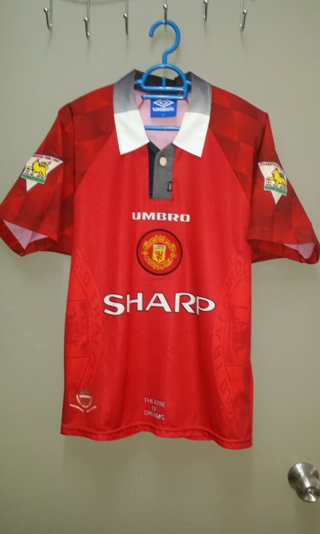 Manchester United 96/97 Y GIGGS 11, Men's Fashion, Activewear on Carousell