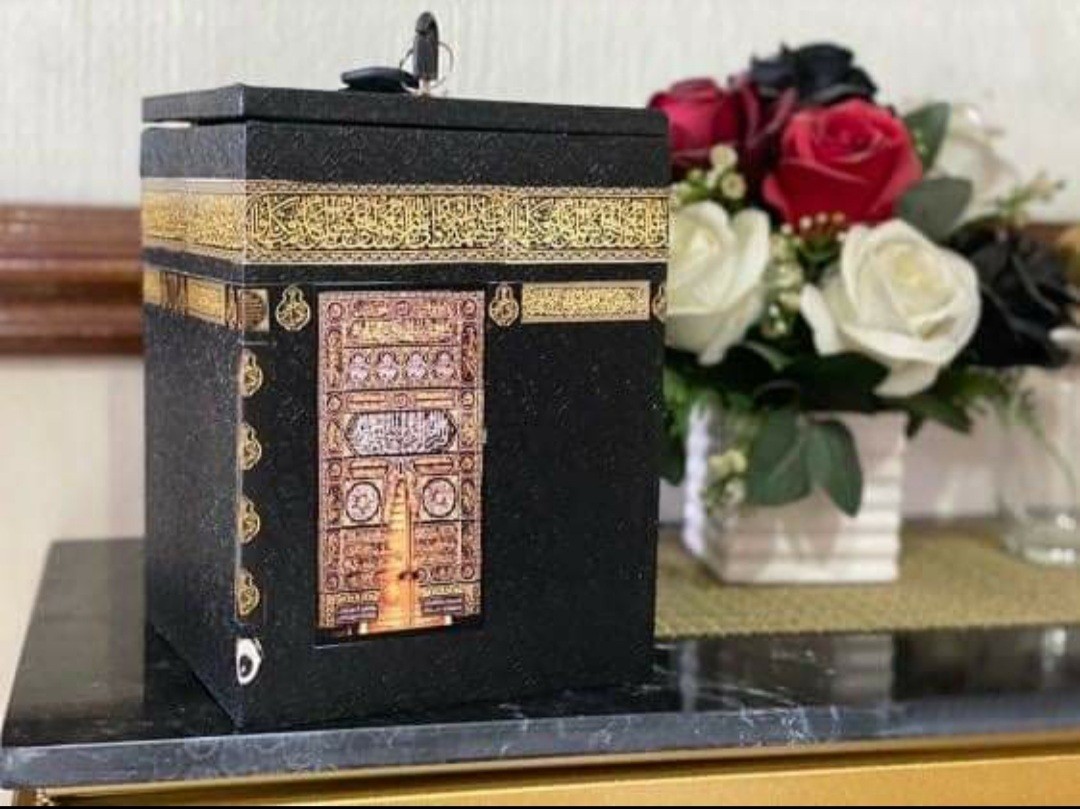 Safe box / Tabung kaabah, Furniture & Home Living, Home Improvement ...