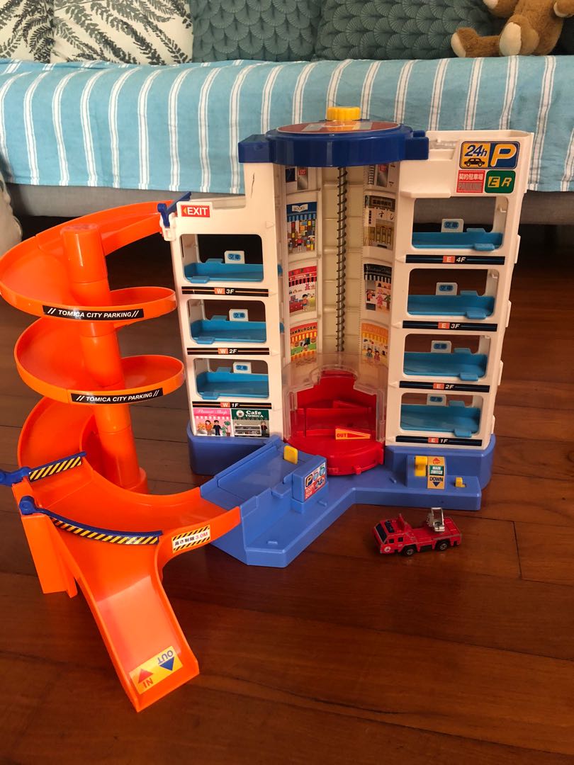 Tomica Parking Garage Car Track, Hobbies & Toys, Toys & Games on Carousell