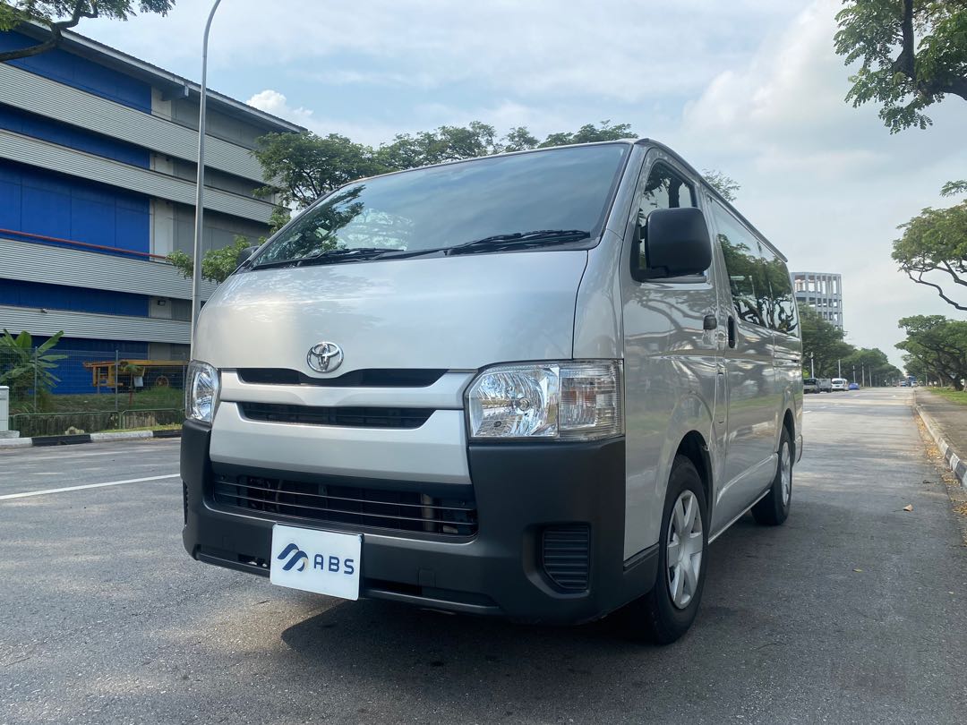 01/15 Toyota Hiace auto, Cars, Commercial Vehicles, Used on Carousell