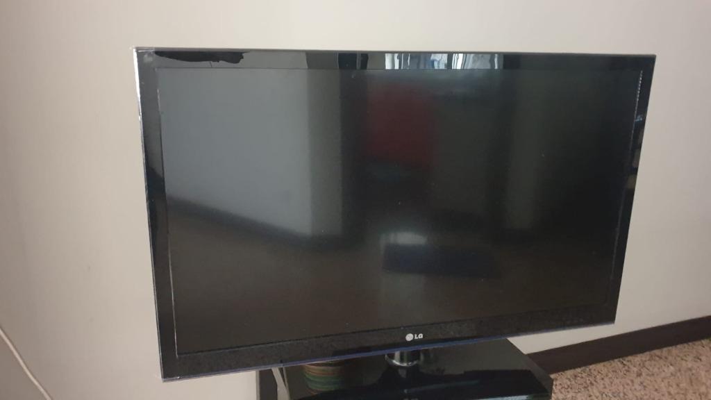 LG 42' Smart LED TV 42LV3730, TV & Home Appliances, TV & Entertainment ...
