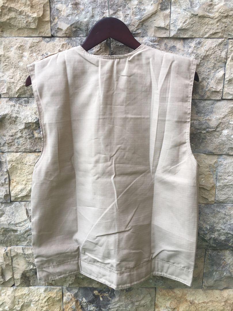 Rompi cream | vest vespa, Fesyen Pria, Pakaian , Atasan di Carousell