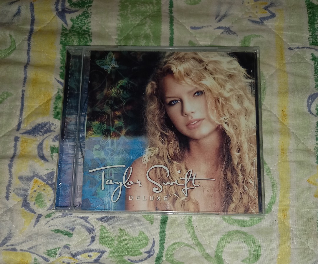 Taylor swift, Hobbies & Toys, Music & Media, Music Accessories on Carousell