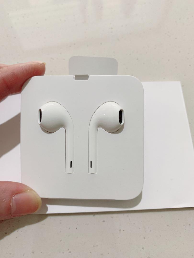 Brand New Genuine Apple Earpods, Audio, Earphones on Carousell