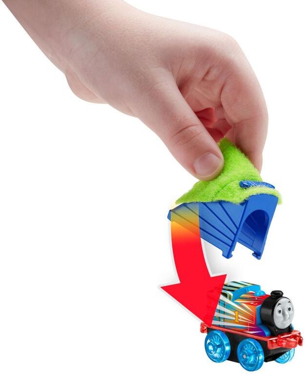 Fisher-Price Thomas & Friends MINIS Target Blast Stunt Set, Hobbies ...