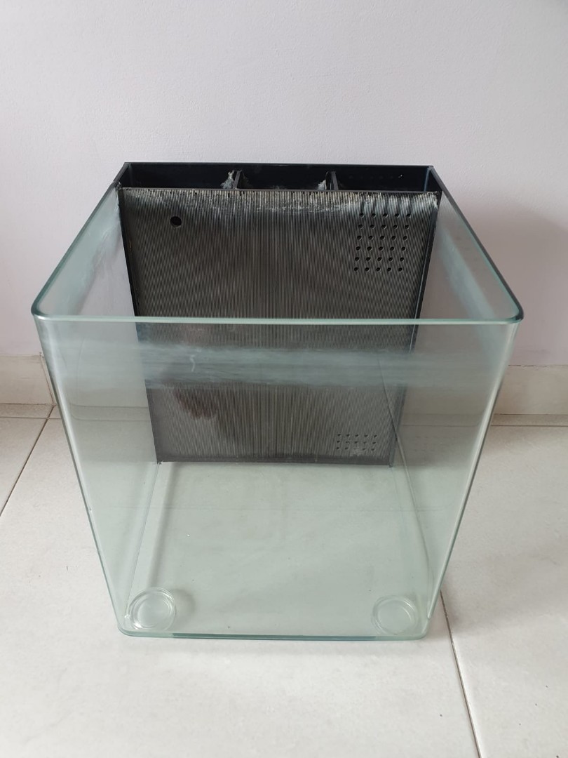 1ft IOS Fish tank with pump, Pet Supplies, Homes & Other Pet ...