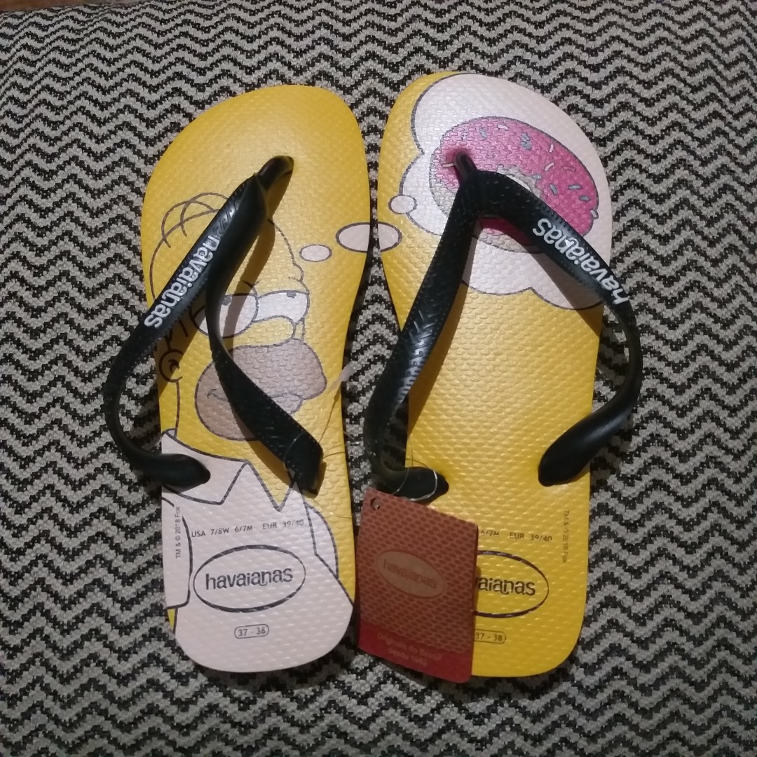 Simpsons Havaianas, Women's Fashion, Footwear, Flats & Sandals on Carousell