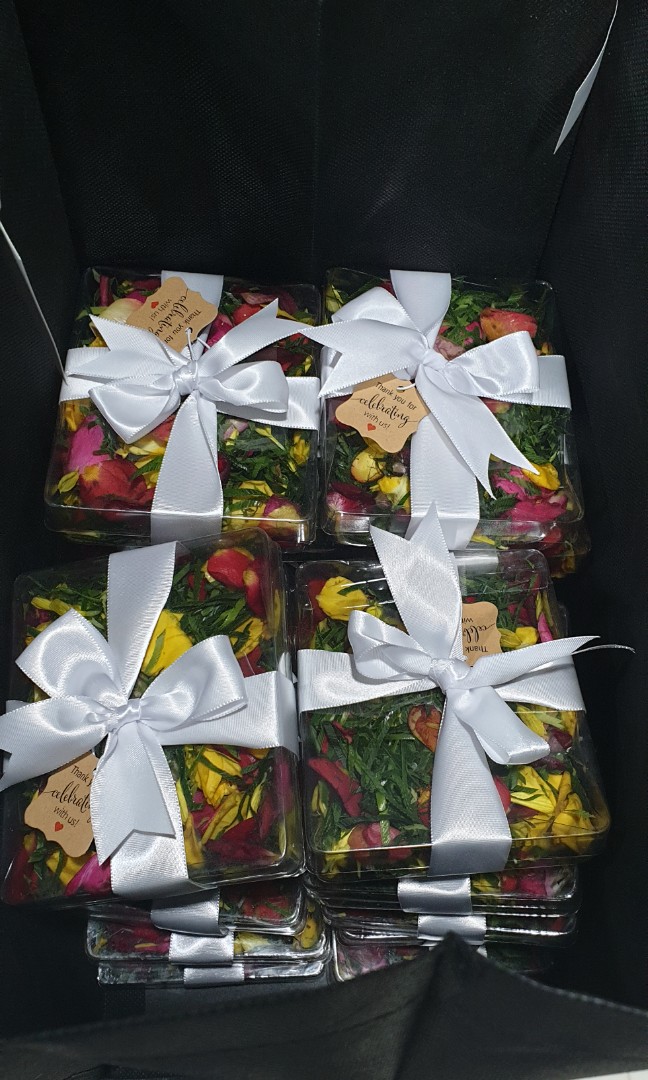 Bunga rampai box (with ribbon), Hobbies & Toys, Stationery & Craft ...