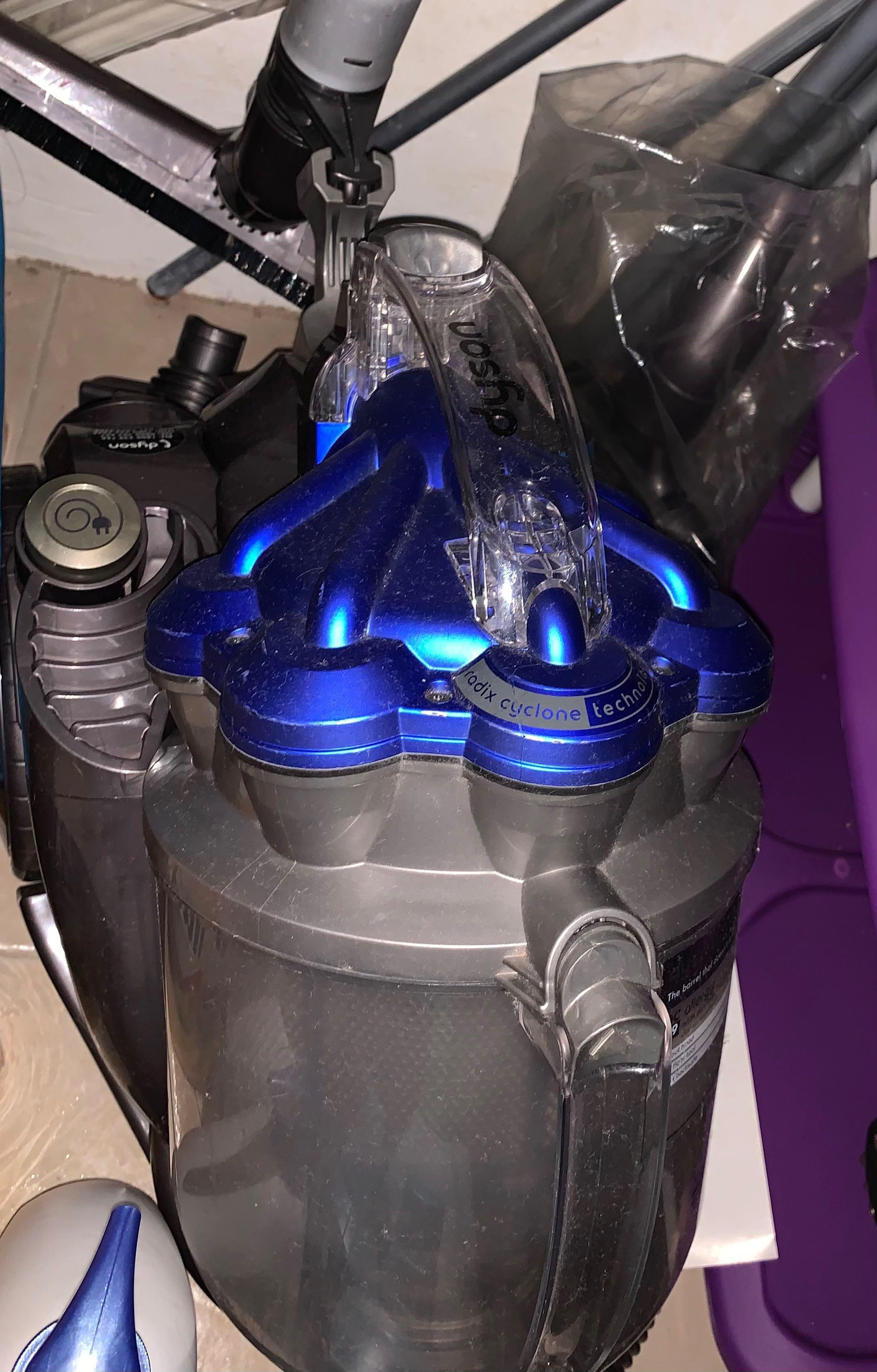 DYSON CYCLONE VACUUM CLEANER, TV & Home Appliances, Vacuum Cleaner ...