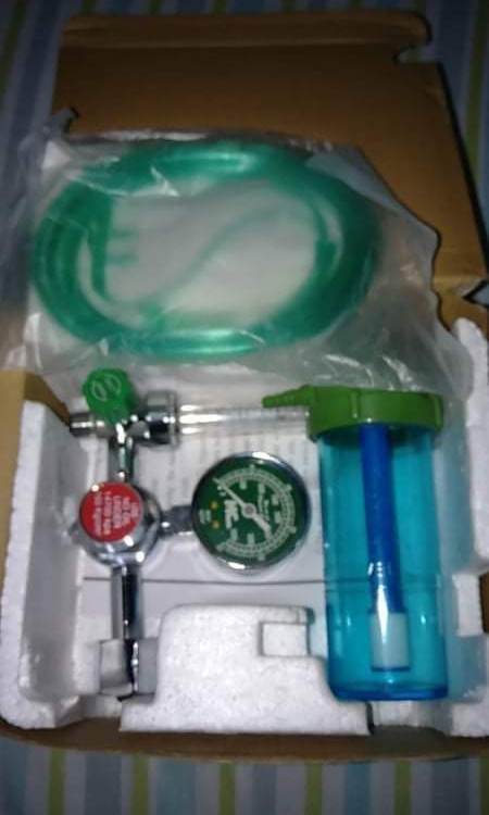 Oxygen tank with regulator, Health & Nutrition, Assistive ...