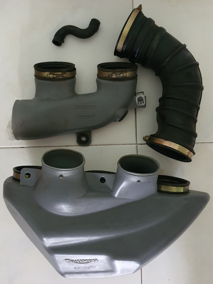 Triumph Rocket 3 Roadster oem Air Intake, Motorcycles, Motorcycle ...