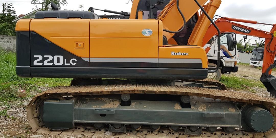 HYUNDAI 220LC backhoe, Special Vehicles, Heavy Vehicles on Carousell