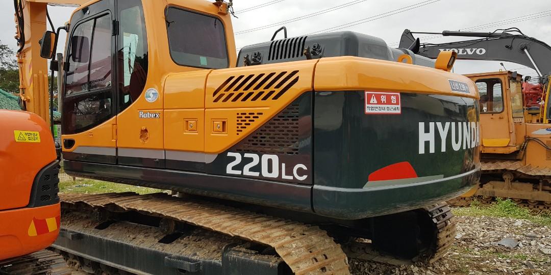 HYUNDAI 220LC backhoe, Special Vehicles, Heavy Vehicles on Carousell