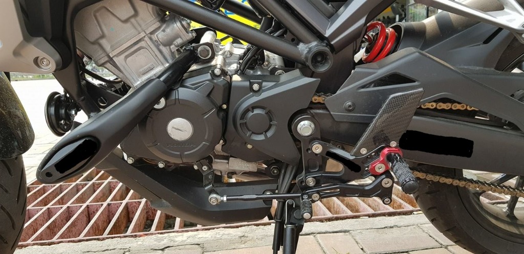 Moto Carbon Singapore Honda CB125R CB150R CB300R ExMotion Streetster ...