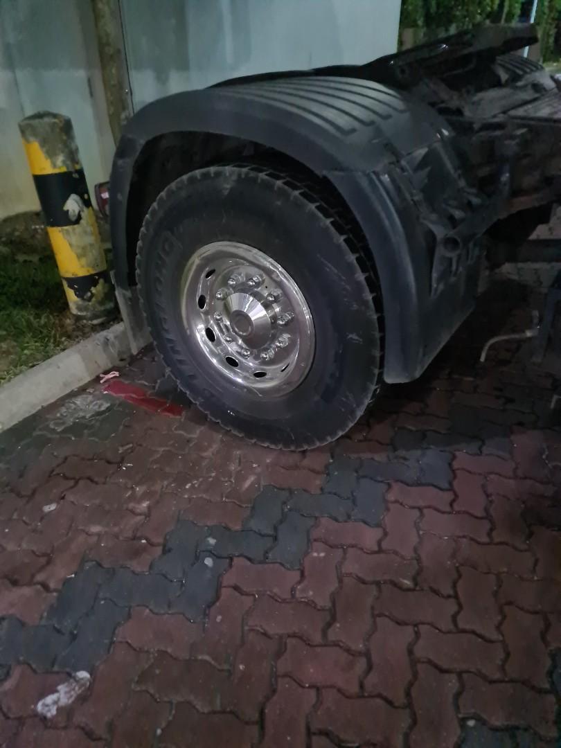 Rim bus chrome, Car Accessories, Tyres & Rims on Carousell