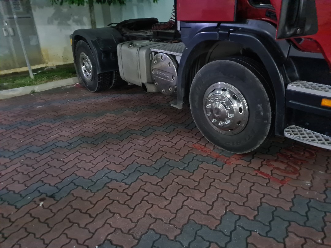 Rim bus chrome, Car Accessories, Tyres & Rims on Carousell