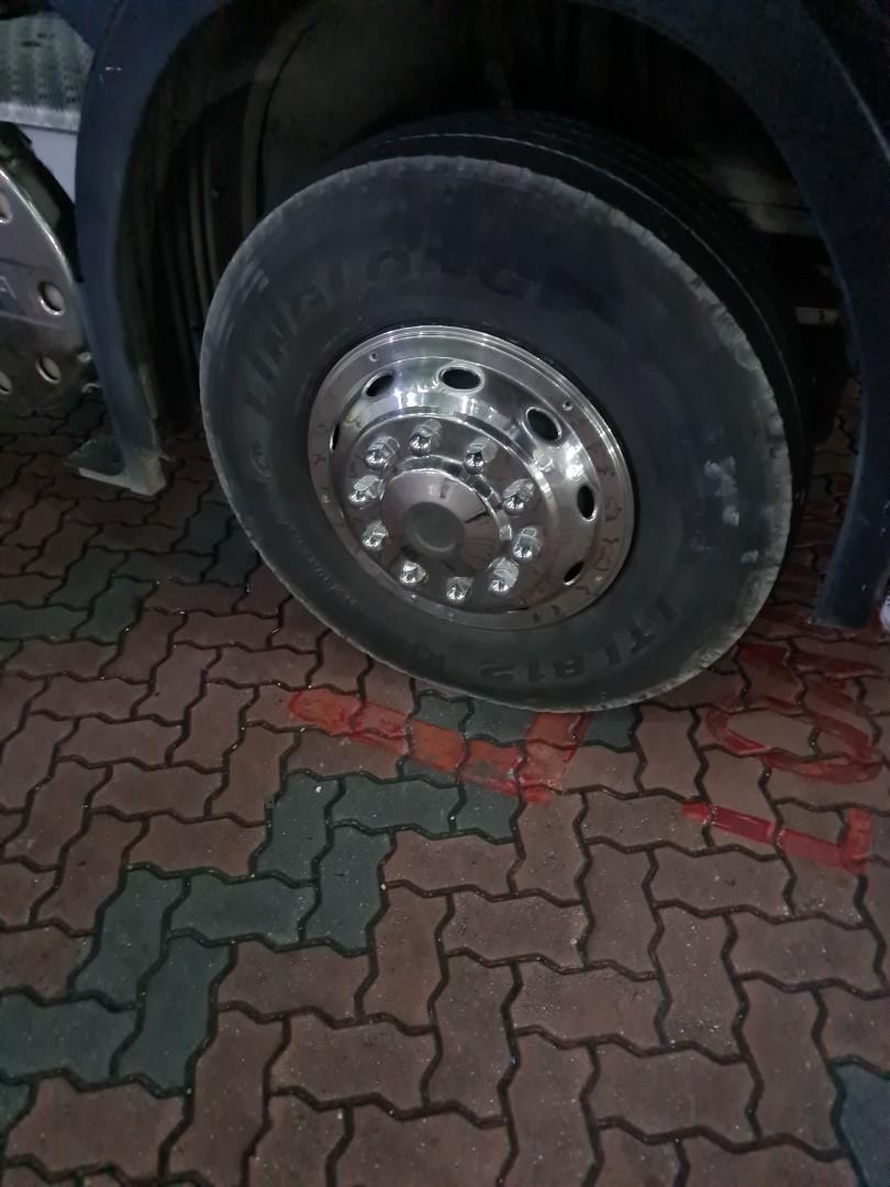 Rim bus chrome, Car Accessories, Tyres & Rims on Carousell