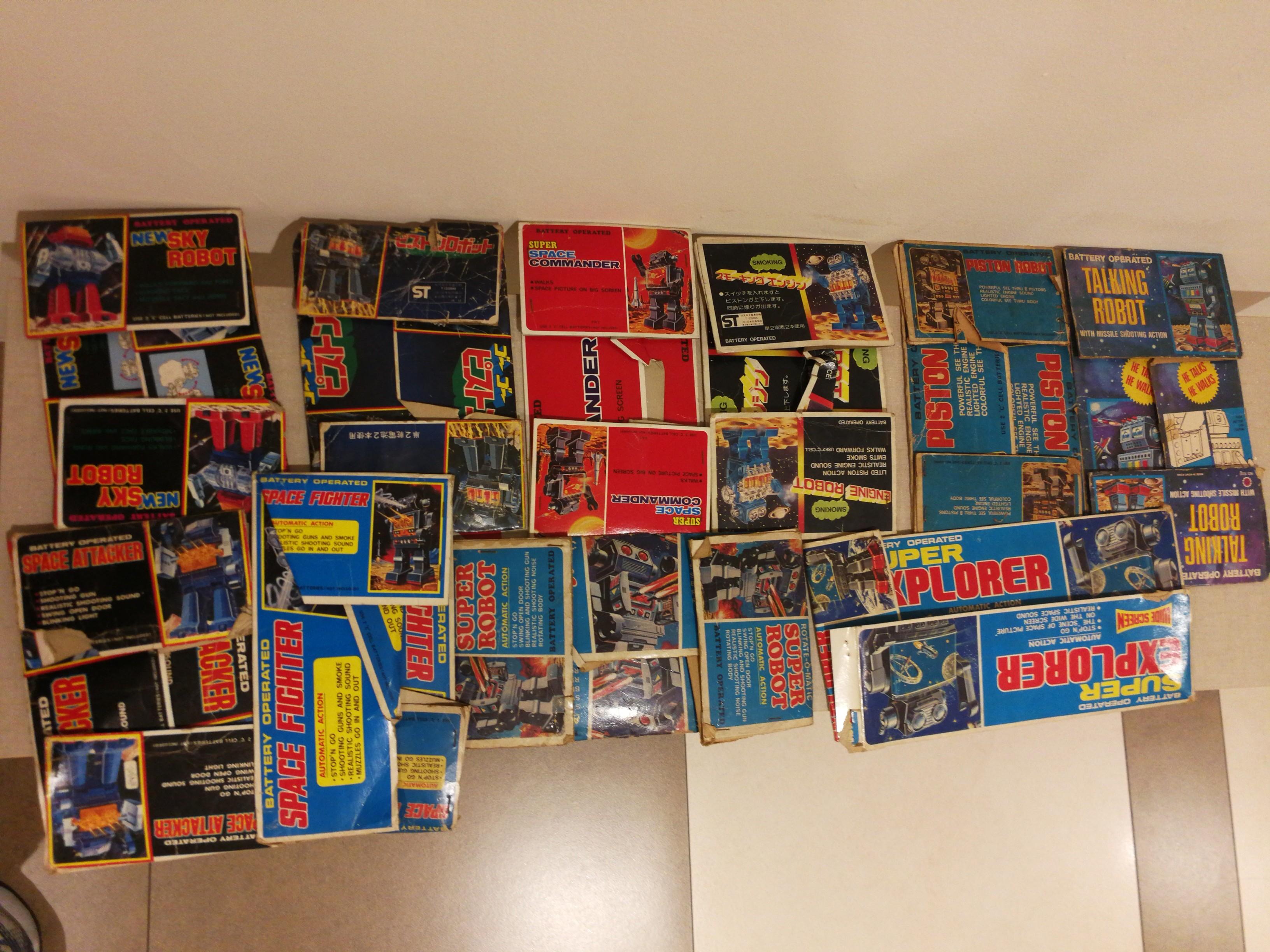 Vintage robot toy box x10, top only, Hobbies & Toys, Memorabilia ...