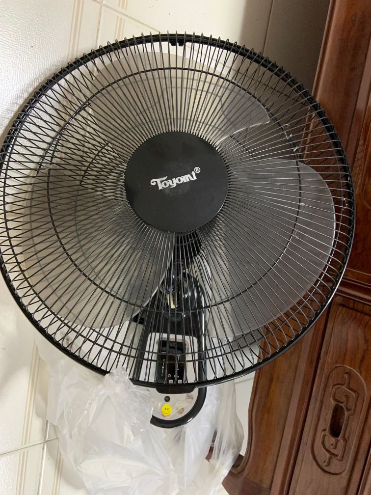 Wall fan 50cm, Furniture & Home Living, Lighting & Fans, Fans on Carousell