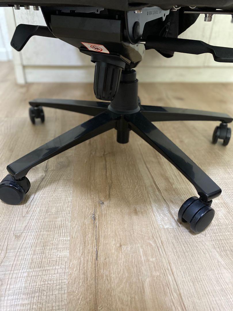 1-Mth Old Secretlab 2020 Series Titan (Black) with 5 years Secret Lab ...