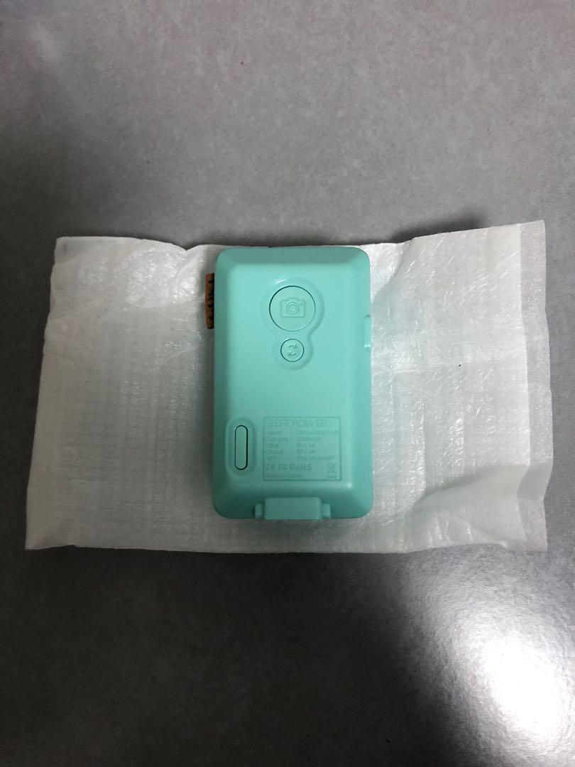 GOKI Selfie shutter& power charger遙控藍牙自拍外置充電器, 手提電話, 電話及其他裝置配件, 電池及充電器 ...