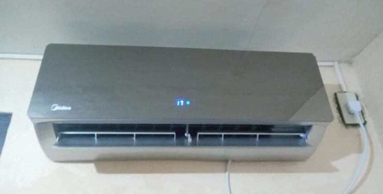 Midea Black Inverter Split Type Aircon with Installation, TV & Home ...