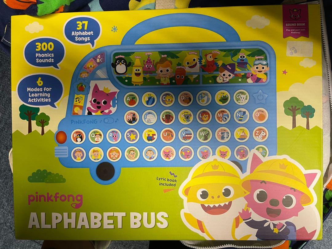 Pinkfong Alphabet bus, 興趣及遊戲, 玩具 & 遊戲類 - Carousell