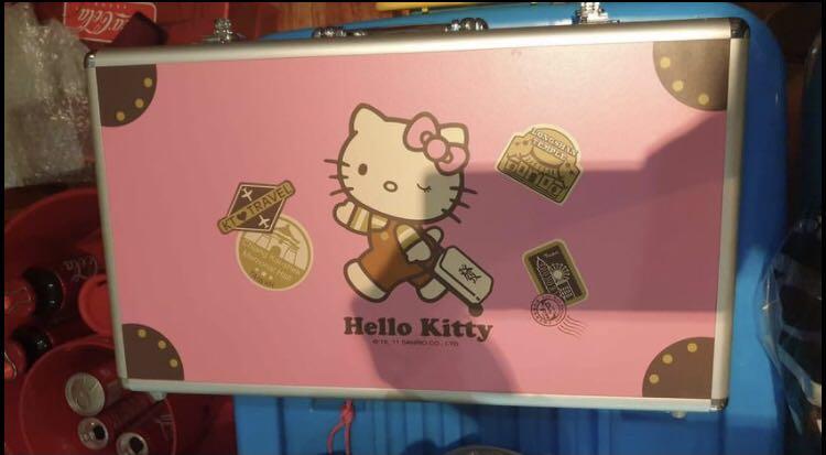 Sanrio Hello Kitty Mahjong set, Hobbies & Toys, Toys & Games on Carousell