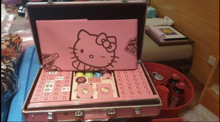 Sanrio Hello Kitty Mahjong set, Hobbies & Toys, Toys & Games on Carousell
