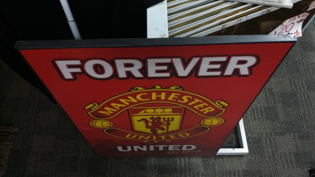 FRAME SAIZ BESAR LOGO FOREVER MANCHESTER UNITED, Furniture & Home ...