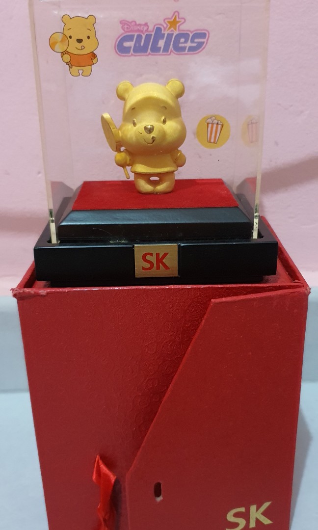 Golden Winnie the Pooh, Women's Fashion, Jewelry & Organisers, Precious ...