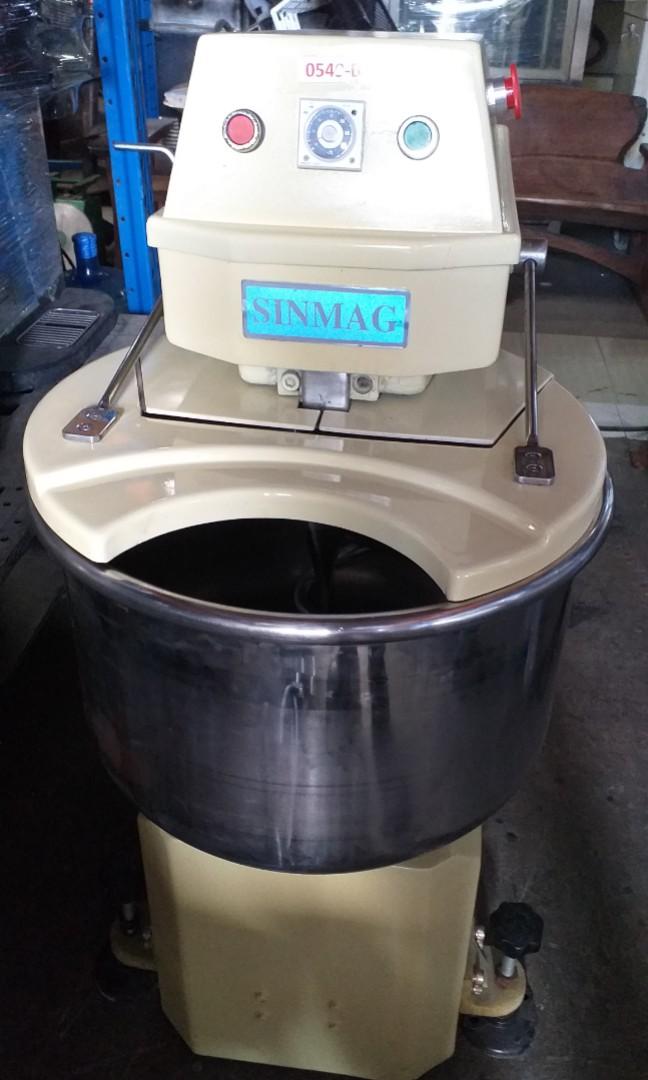 Sinmag Spiral Mixer Half Bagger, Furniture & Home Living, Kitchenware ...
