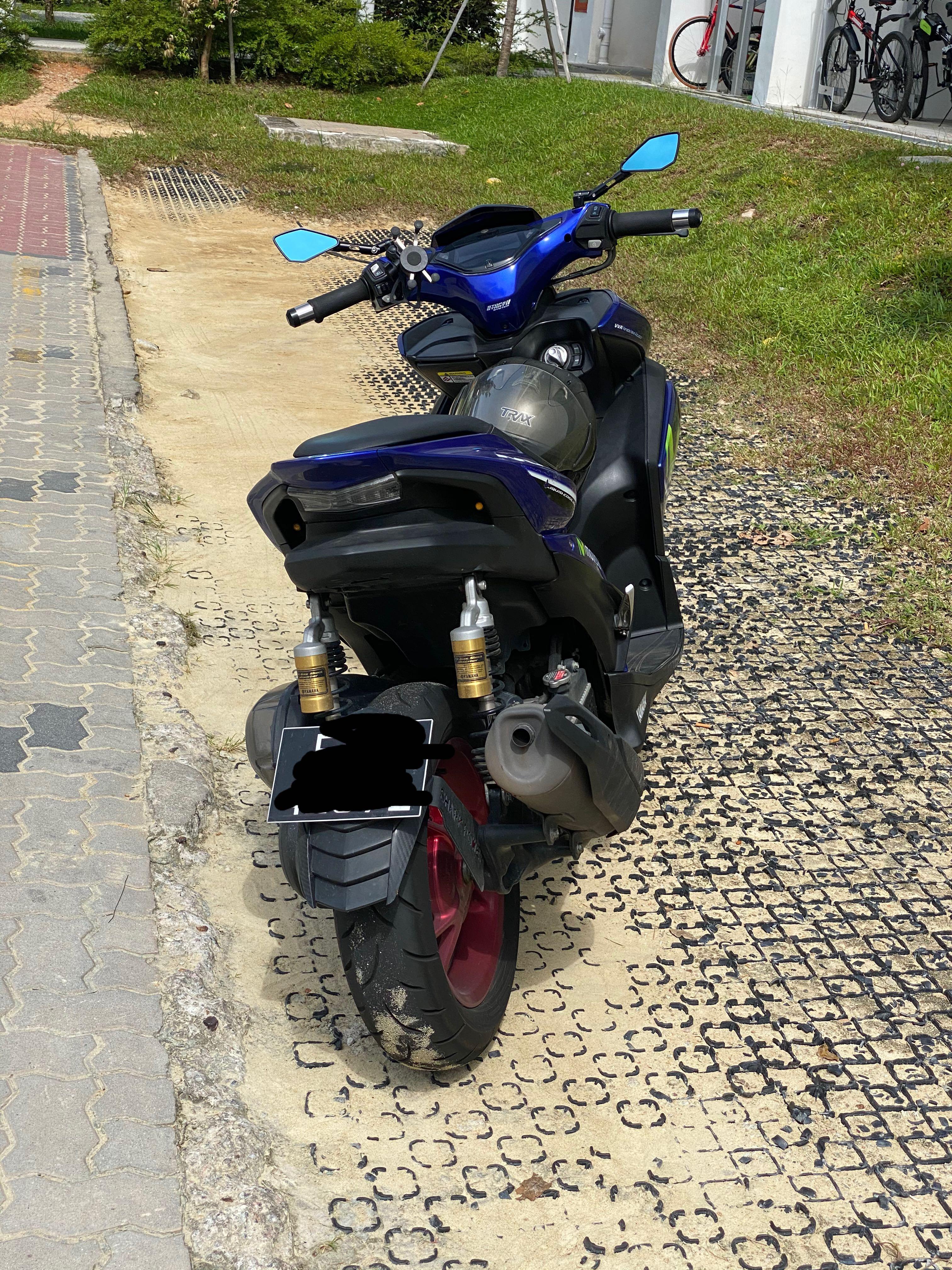 Aerox Fenderless Ducktail w Splash Guard, Motorcycles, Motorcycle ...