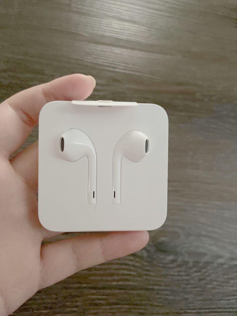 Apple Earpods (latest version, from iphone 11pro max box), Mobile ...