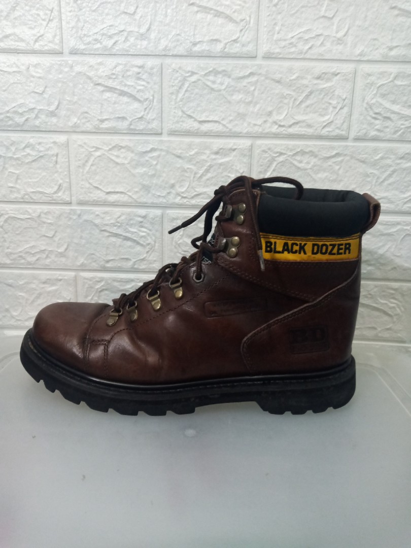 Black Dozer Boot, Men's Fashion, Footwear, Boots on Carousell