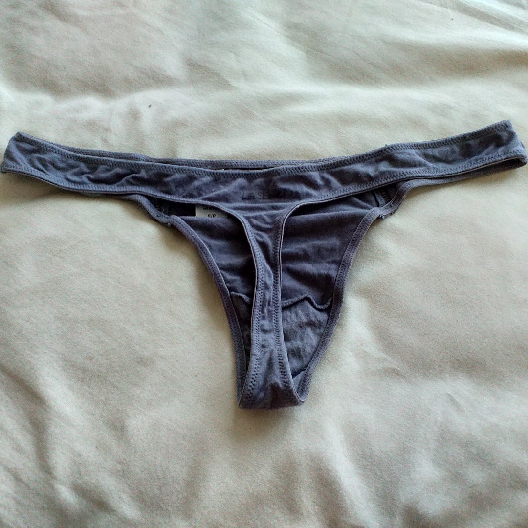 Celana dalam wanita, Fesyen Wanita, Pakaian Wanita, Bawahan di Carousell