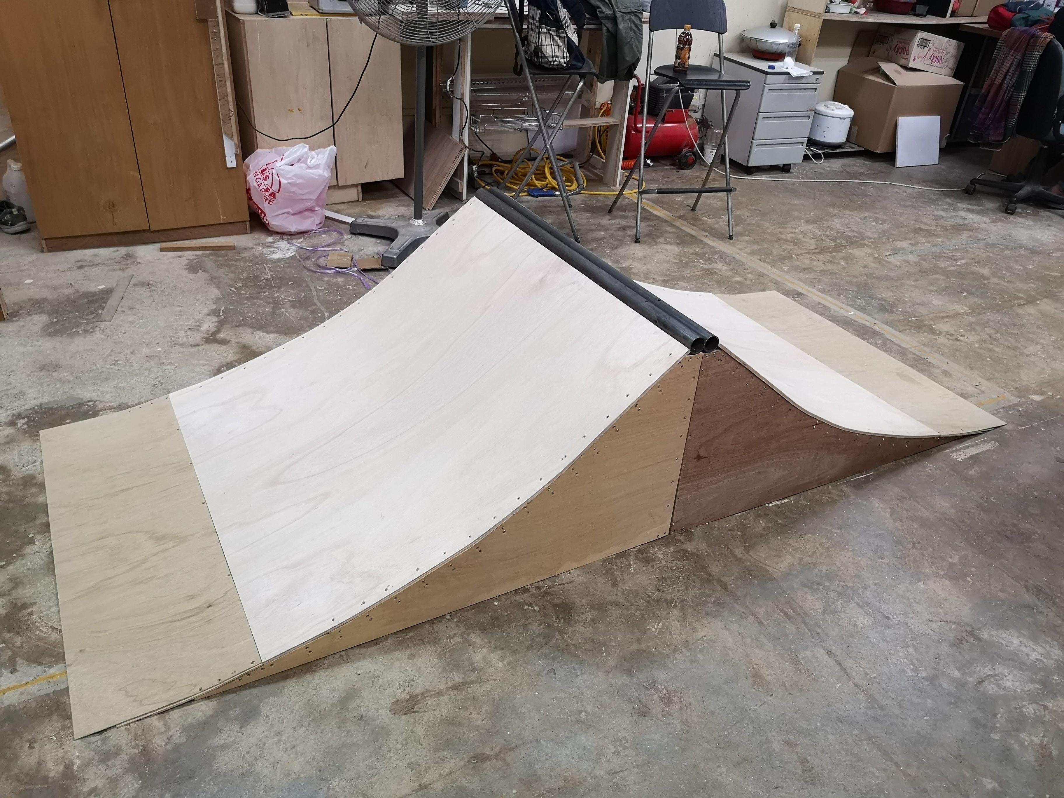 Quarter pipe / Spine / Mini Ramp, Sports Equipment, Exercise & Fitness ...