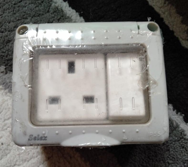Selex - Switch Socket Combination (Waterproof), TV & Home Appliances ...