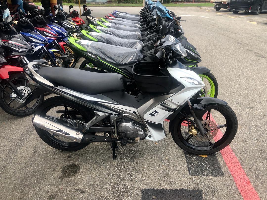 Yamaha LC135 LC 135 V1 Laju ! Muka Murah !, Motorbikes on Carousell