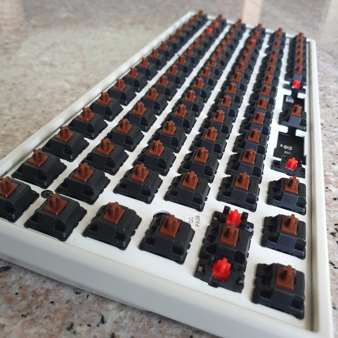 Akko 3084 9009 retro keyboard no keycaps, Computers & Tech, Parts ...