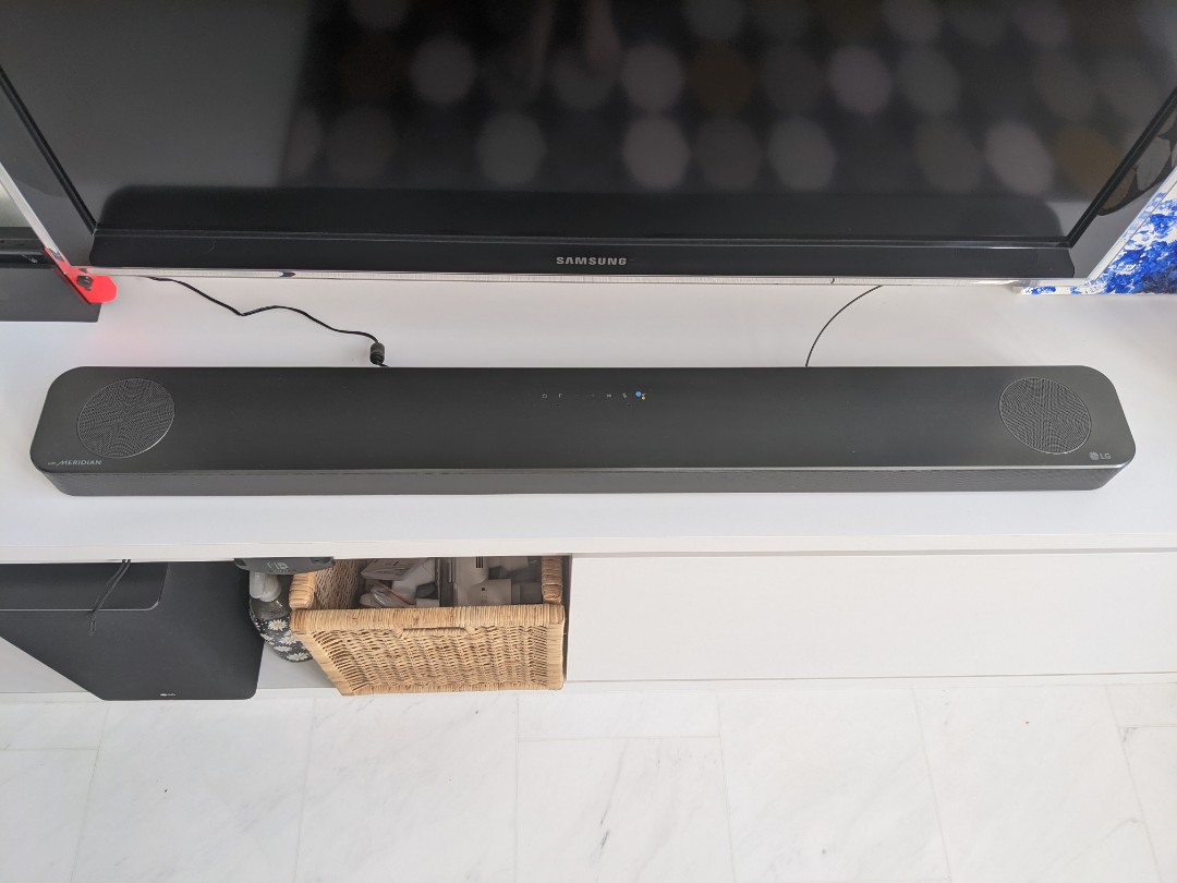 LG SL8YG Sound Bar, Audio, Soundbars, Speakers & Amplifiers on Carousell