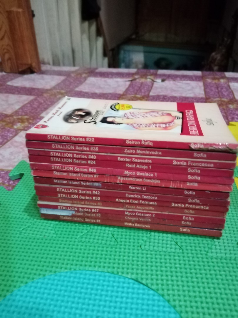Pre. Loved PHR stallion pocket books, Hobbies & Toys, Books & Magazines ...