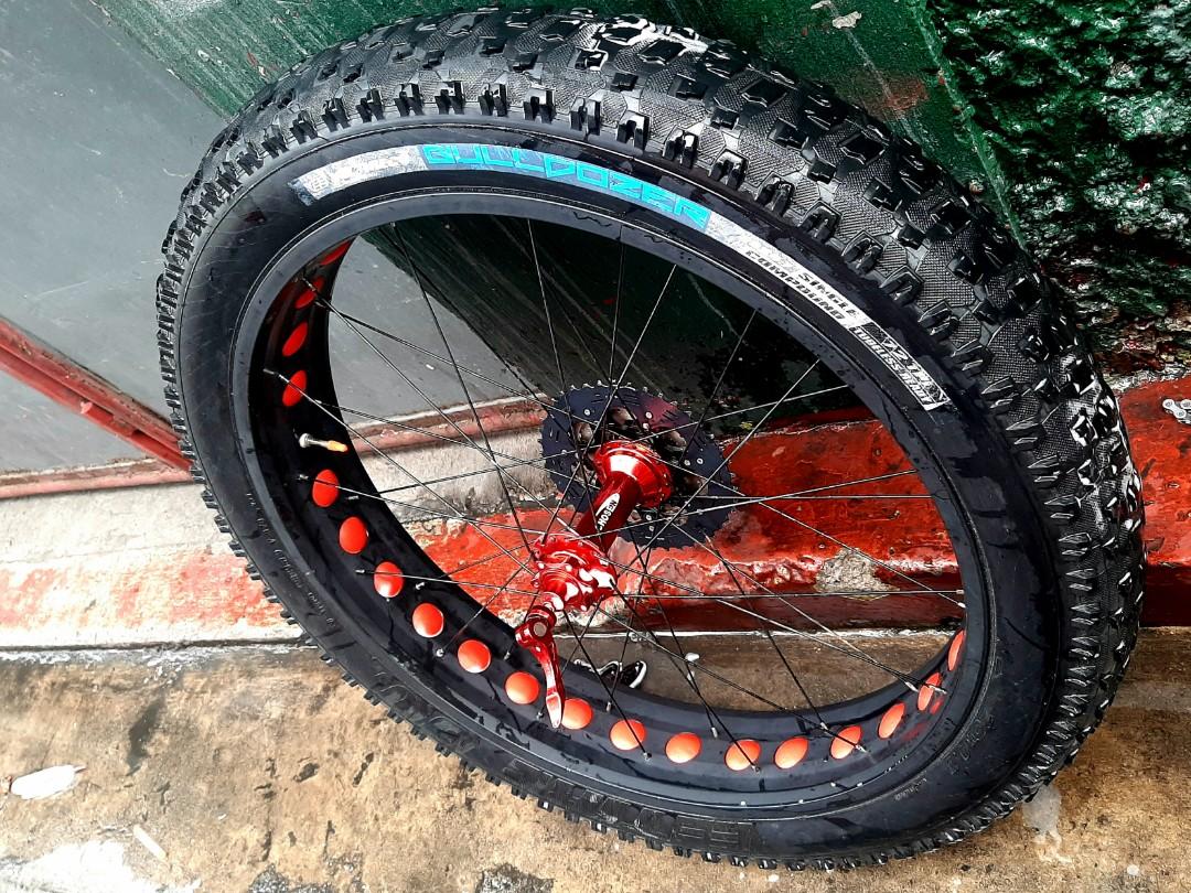 Vee tire bulldozer 26x4.7, Sports Equipment, Bicycles & Parts, Bicycles ...