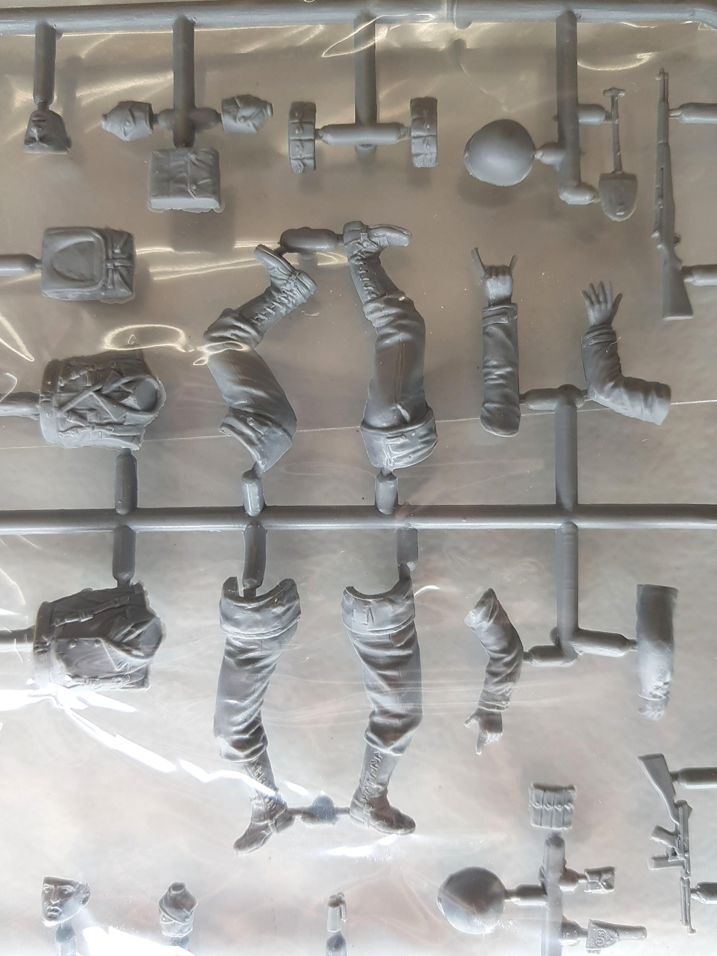 1/35 Master Box #3521 U.S. Infantry, July 1944 c/w 4 Figures (WWII 2nd ...