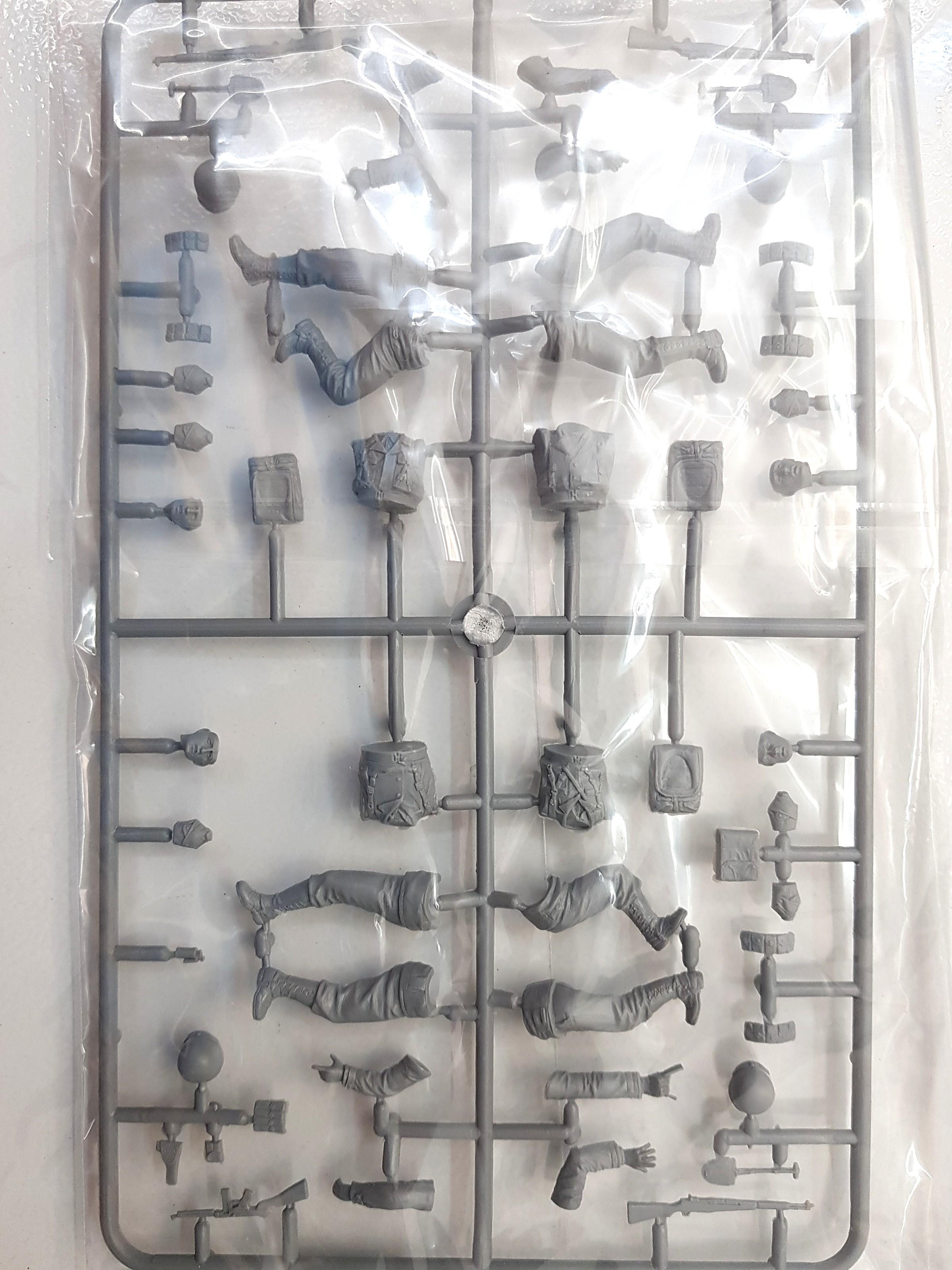 1/35 Master Box #3521 U.S. Infantry, July 1944 c/w 4 Figures (WWII 2nd ...